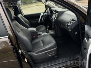 Brūns Toyota Land Cruiser 2018 Jūrmala, ar dzinēja tilpumu 2.80 L un nobraukumu 0 tūkst. km par 39900 €, foto 11 vietnē AUTOMOTO.COM.LV