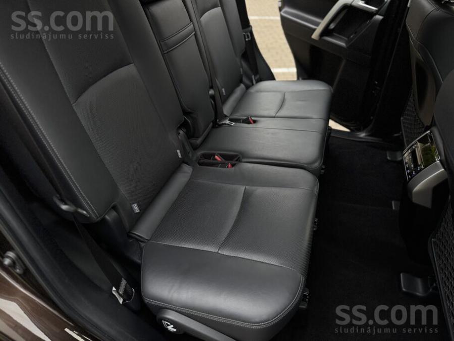 Brūns Toyota Land Cruiser 2018 Jūrmala, ar dzinēja tilpumu 2.80 L un nobraukumu 0 tūkst. km par 39900 €, foto 12 vietnē AUTOMOTO.COM.LV