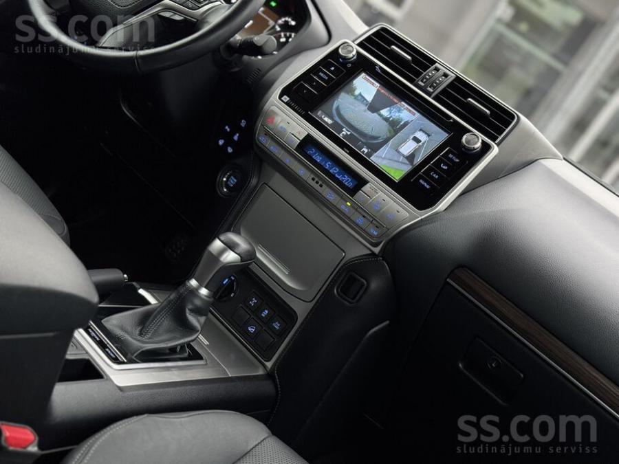 Brūns Toyota Land Cruiser 2018 Jūrmala, ar dzinēja tilpumu 2.80 L un nobraukumu 0 tūkst. km par 39900 €, foto 17 vietnē AUTOMOTO.COM.LV