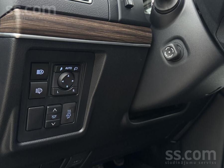 Brūns Toyota Land Cruiser 2018 Jūrmala, ar dzinēja tilpumu 2.80 L un nobraukumu 0 tūkst. km par 39900 €, foto 33 vietnē AUTOMOTO.COM.LV