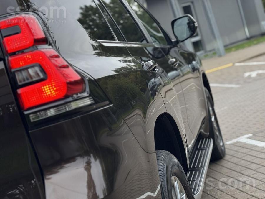 Brūns Toyota Land Cruiser 2018 Jūrmala, ar dzinēja tilpumu 2.80 L un nobraukumu 0 tūkst. km par 39900 €, foto 36 vietnē AUTOMOTO.COM.LV