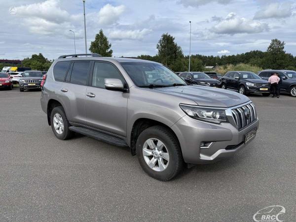 Brown Toyota Land Cruiser 2021 in Vilnius, with an engine capacity of 2.76 L and mileage of 158 thousand km for 39900 €, photo 4 on AUTOMOTO.COM.LV