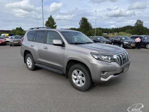 Brown Toyota Land Cruiser 2021 in Vilnius, with an engine capacity of 2.76 L and mileage of 158 thousand km for 39900 €, photo 5 on AUTOMOTO.COM.LV