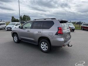 Brown Toyota Land Cruiser 2021 in Vilnius, with an engine capacity of 2.76 L and mileage of 158 thousand km for 39900 €, photo 8 on AUTOMOTO.COM.LV