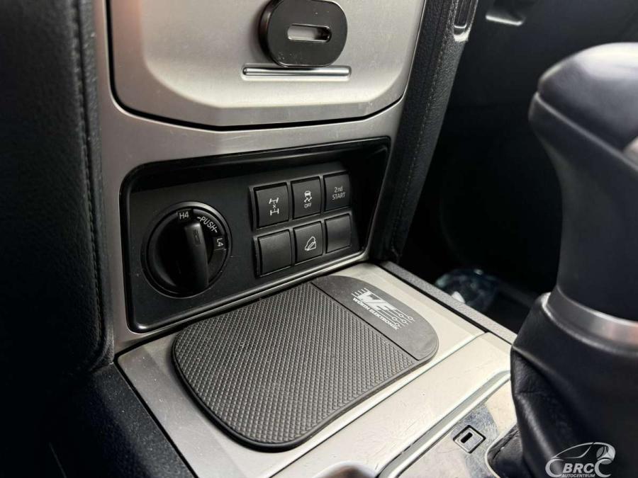 Brown Toyota Land Cruiser 2021 in Vilnius, with an engine capacity of 2.76 L and mileage of 158 thousand km for 39900 €, photo 21 on AUTOMOTO.COM.LV
