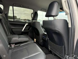 Brown Toyota Land Cruiser 2021 in Vilnius, with an engine capacity of 2.76 L and mileage of 158 thousand km for 39900 €, photo 29 on AUTOMOTO.COM.LV