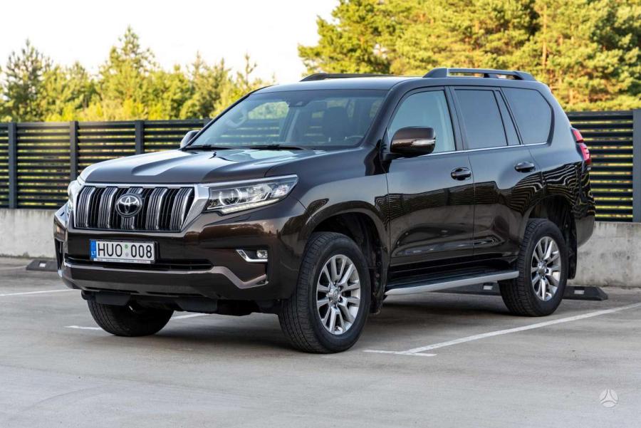 Brūns Toyota Land Cruiser 2021 Viļņa, ar dzinēja tilpumu 2.76 L un nobraukumu 78 tūkst. km par 49000 €, foto 3 vietnē AUTOMOTO.COM.LV