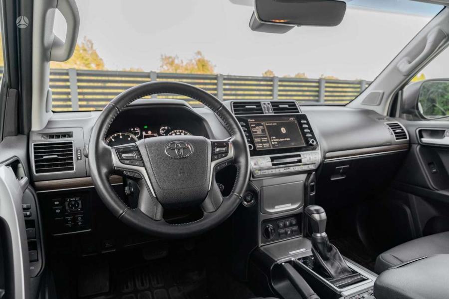 Brūns Toyota Land Cruiser 2021 Viļņa, ar dzinēja tilpumu 2.76 L un nobraukumu 78 tūkst. km par 49000 €, foto 12 vietnē AUTOMOTO.COM.LV