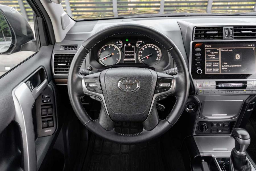 Brūns Toyota Land Cruiser 2021 Viļņa, ar dzinēja tilpumu 2.76 L un nobraukumu 78 tūkst. km par 49000 €, foto 14 vietnē AUTOMOTO.COM.LV