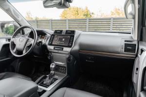 Brūns Toyota Land Cruiser 2021 Viļņa, ar dzinēja tilpumu 2.76 L un nobraukumu 78 tūkst. km par 49000 €, foto 15 vietnē AUTOMOTO.COM.LV