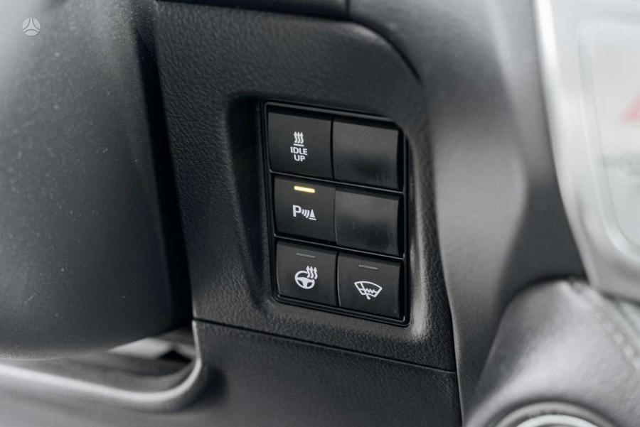 Brūns Toyota Land Cruiser 2021 Viļņa, ar dzinēja tilpumu 2.76 L un nobraukumu 78 tūkst. km par 49000 €, foto 27 vietnē AUTOMOTO.COM.LV