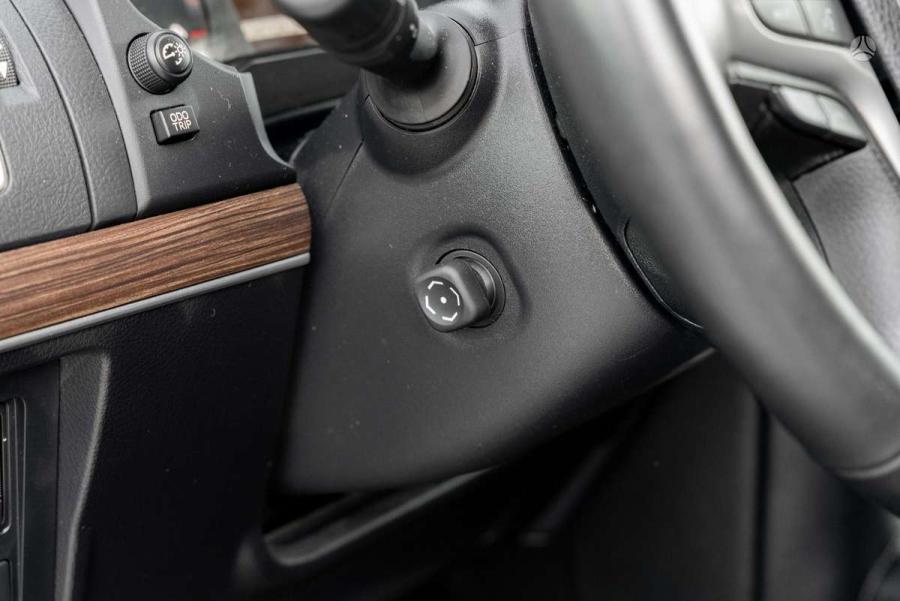 Brūns Toyota Land Cruiser 2021 Viļņa, ar dzinēja tilpumu 2.76 L un nobraukumu 78 tūkst. km par 49000 €, foto 28 vietnē AUTOMOTO.COM.LV