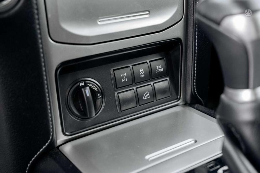Brūns Toyota Land Cruiser 2021 Viļņa, ar dzinēja tilpumu 2.76 L un nobraukumu 78 tūkst. km par 49000 €, foto 30 vietnē AUTOMOTO.COM.LV