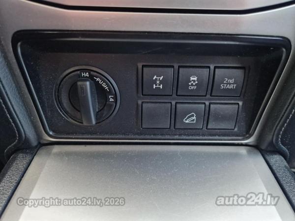 Brūns Toyota Land Cruiser 2022 Tallina, ar dzinēja tilpumu 2.80 L un nobraukumu 104 tūkst. km par 55000 €, foto 11 vietnē AUTOMOTO.COM.LV