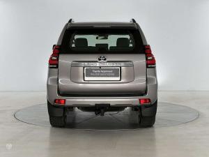 Brūns Toyota Land Cruiser 2023 Viļņa, ar dzinēja tilpumu 2.76 L un nobraukumu 84 tūkst. km par 46900 €, foto 5 vietnē AUTOMOTO.COM.LV