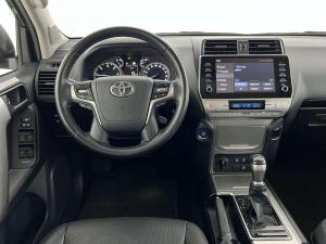 Brūns Toyota Land Cruiser 2023 Viļņa, ar dzinēja tilpumu 2.76 L un nobraukumu 84 tūkst. km par 46900 €, foto 10 vietnē AUTOMOTO.COM.LV