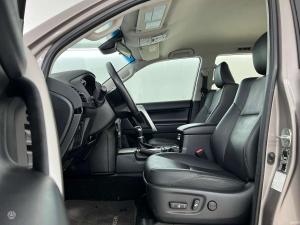Brūns Toyota Land Cruiser 2023 Viļņa, ar dzinēja tilpumu 2.76 L un nobraukumu 84 tūkst. km par 46900 €, foto 12 vietnē AUTOMOTO.COM.LV