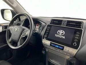 Brūns Toyota Land Cruiser 2023 Viļņa, ar dzinēja tilpumu 2.76 L un nobraukumu 84 tūkst. km par 46900 €, foto 15 vietnē AUTOMOTO.COM.LV