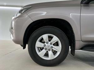 Brūns Toyota Land Cruiser 2023 Viļņa, ar dzinēja tilpumu 2.76 L un nobraukumu 84 tūkst. km par 46900 €, foto 16 vietnē AUTOMOTO.COM.LV