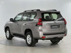 Brūns Toyota Land Cruiser 2023 Viļņa, ar dzinēja tilpumu 2.76 L un nobraukumu 84 tūkst. km par 46900 €, foto 18 vietnē AUTOMOTO.COM.LV