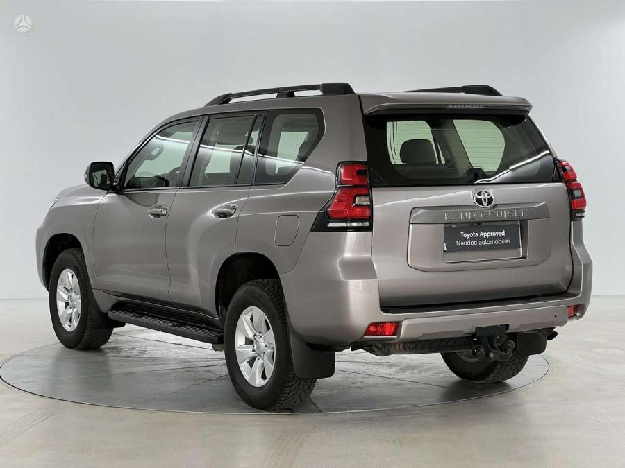 Brūns Toyota Land Cruiser 2023 Viļņa, ar dzinēja tilpumu 2.76 L un nobraukumu 84 tūkst. km par 46900 €, foto 18 vietnē AUTOMOTO.COM.LV