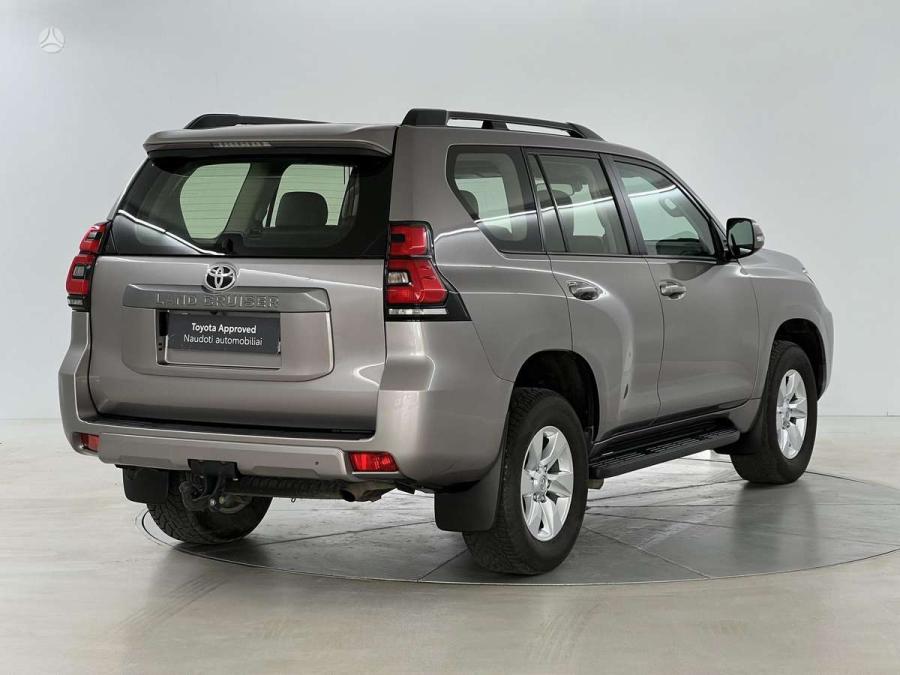 Brūns Toyota Land Cruiser 2023 Viļņa, ar dzinēja tilpumu 2.76 L un nobraukumu 84 tūkst. km par 46900 €, foto 21 vietnē AUTOMOTO.COM.LV