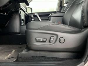 Brūns Toyota Land Cruiser 2023 Viļņa, ar dzinēja tilpumu 2.76 L un nobraukumu 84 tūkst. km par 46900 €, foto 26 vietnē AUTOMOTO.COM.LV