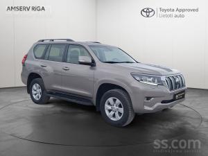 Brown Toyota Land Cruiser 2023 in Riga, with an engine capacity of 2.80 L and mileage of 69 thousand km for 49900 €, photo 4 on AUTOMOTO.COM.LV