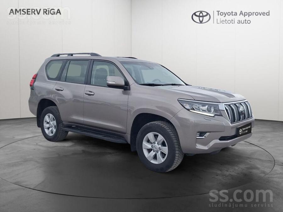 Brown Toyota Land Cruiser 2023 in Riga, with an engine capacity of 2.80 L and mileage of 69 thousand km for 49900 €, photo 4 on AUTOMOTO.COM.LV