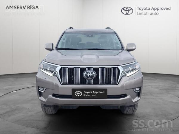 Brown Toyota Land Cruiser 2023 in Riga, with an engine capacity of 2.80 L and mileage of 69 thousand km for 49900 €, photo 5 on AUTOMOTO.COM.LV