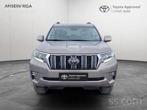 Brown Toyota Land Cruiser 2023 in Riga, with an engine capacity of 2.80 L and mileage of 69 thousand km for 49900 €, photo 6 on AUTOMOTO.COM.LV