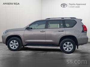 Brown Toyota Land Cruiser 2023 in Riga, with an engine capacity of 2.80 L and mileage of 69 thousand km for 49900 €, photo 8 on AUTOMOTO.COM.LV