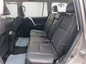 Brown Toyota Land Cruiser 2023 in Riga, with an engine capacity of 2.80 L and mileage of 69 thousand km for 49900 €, photo 12 on AUTOMOTO.COM.LV