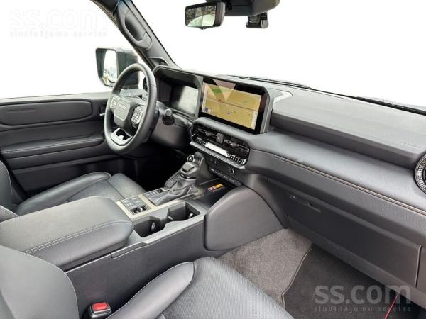 Brūns Toyota Land Cruiser 2024 Rīga, ar dzinēja tilpumu 2.80 L un nobraukumu 20 tūkst. km par 80990 €, foto 6 vietnē AUTOMOTO.COM.LV