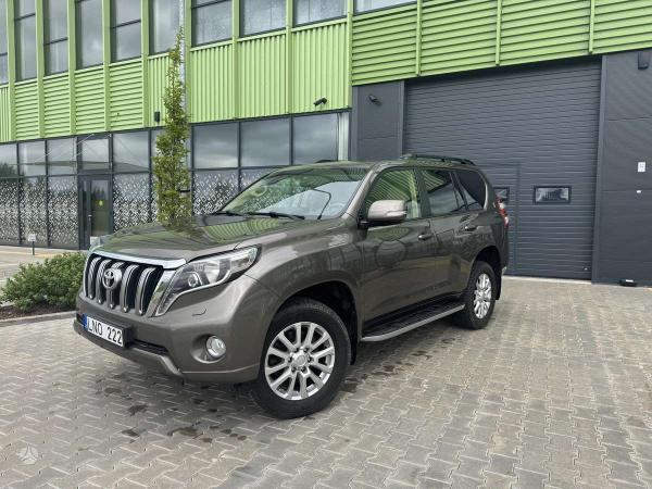 Brown Toyota Land Cruiser 2013 in Vilnius, with an engine capacity of 3.00 L and mileage of 260 thousand km for 27000 €, photo 1 on AUTOMOTO.COM.LV