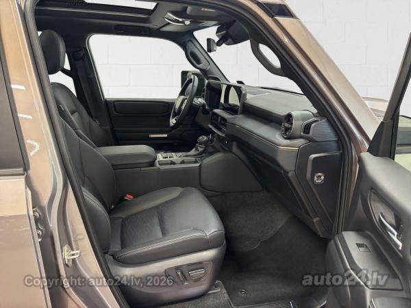 Brūns Toyota Land Cruiser 2026 Tartu, ar dzinēja tilpumu 2.80 L un nobraukumu 16 tūkst. km par 91900 €, foto 7 vietnē AUTOMOTO.COM.LV