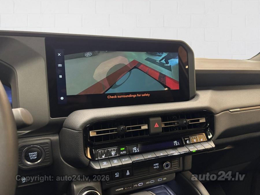 Brūns Toyota Land Cruiser 2026 Tartu, ar dzinēja tilpumu 2.80 L un nobraukumu 16 tūkst. km par 91900 €, foto 16 vietnē AUTOMOTO.COM.LV