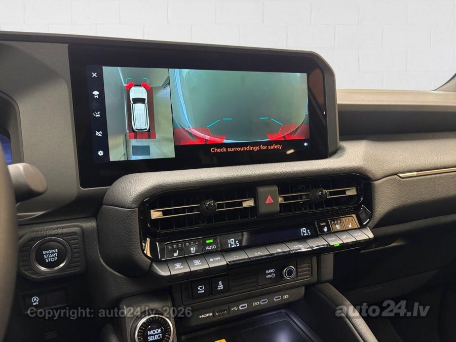 Brūns Toyota Land Cruiser 2026 Tartu, ar dzinēja tilpumu 2.80 L un nobraukumu 16 tūkst. km par 91900 €, foto 17 vietnē AUTOMOTO.COM.LV