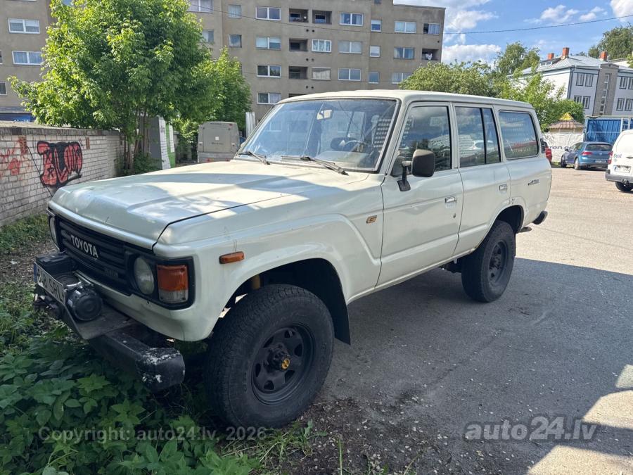 Toyota Land Cruiser 1983 in Tallinn, with an engine capacity of 4.00 L and mileage of 0 thousand km for 12000 €, photo 1 on AUTOMOTO.COM.LV