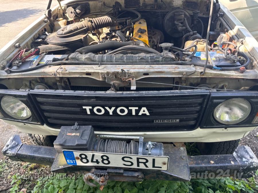 Toyota Land Cruiser 1983 in Tallinn, with an engine capacity of 4.00 L and mileage of 0 thousand km for 12000 €, photo 5 on AUTOMOTO.COM.LV