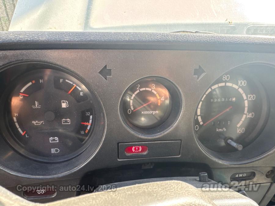 Toyota Land Cruiser 1983 in Tallinn, with an engine capacity of 4.00 L and mileage of 0 thousand km for 12000 €, photo 9 on AUTOMOTO.COM.LV