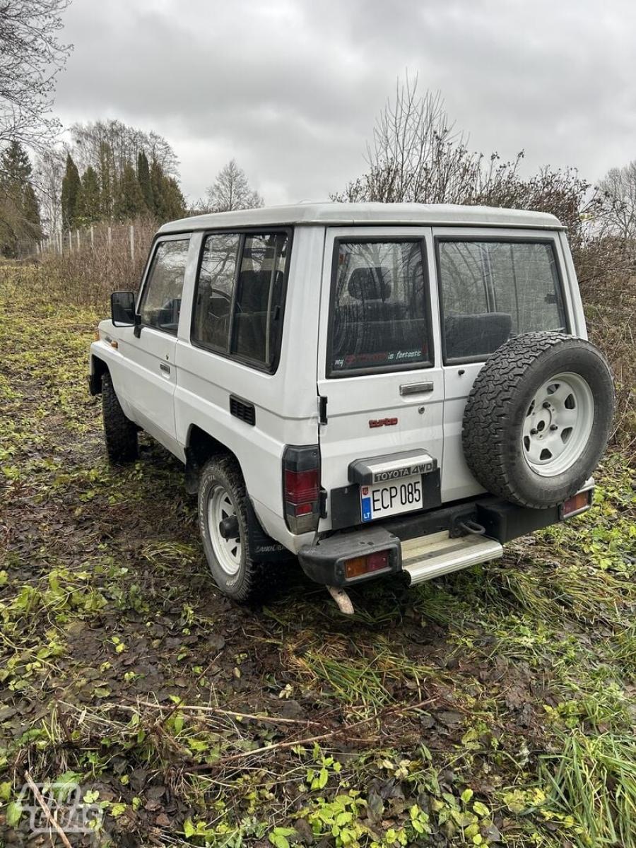 Toyota Land Cruiser 1987 Alīta, ar dzinēja tilpumu 2.40 L un nobraukumu 334 tūkst. km par 8500 €, foto 3 vietnē AUTOMOTO.COM.LV