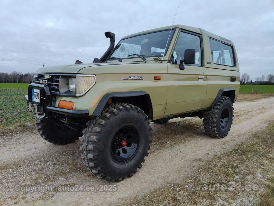 Toyota Land Cruiser 1992 Tallina, ar dzinēja tilpumu 2.40 L un nobraukumu 149 tūkst. km par 18500 €, foto 3 vietnē AUTOMOTO.COM.LV