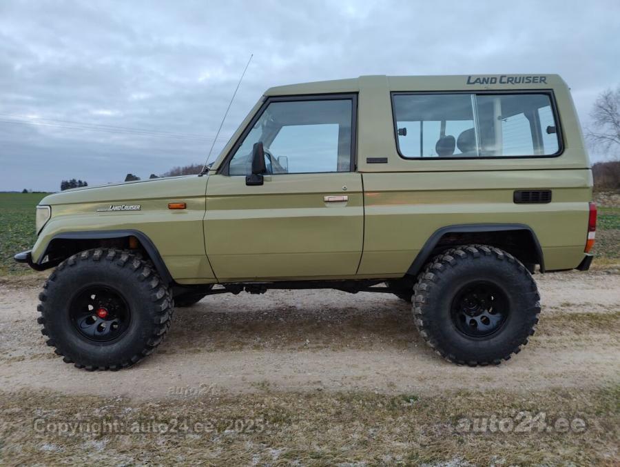 Toyota Land Cruiser 1992 Tallina, ar dzinēja tilpumu 2.40 L un nobraukumu 149 tūkst. km par 18500 €, foto 4 vietnē AUTOMOTO.COM.LV