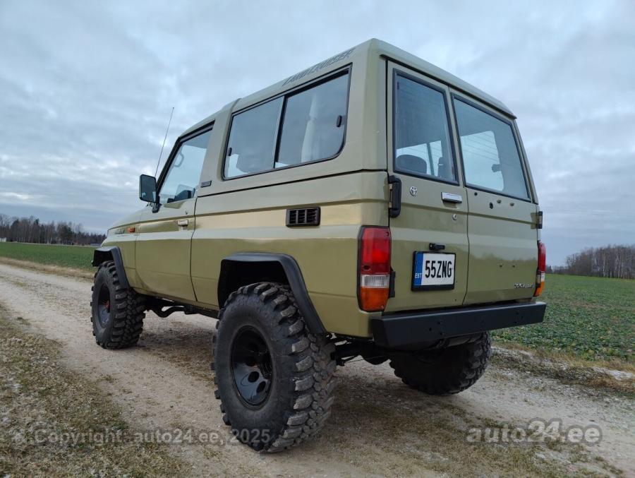 Toyota Land Cruiser 1992 Tallina, ar dzinēja tilpumu 2.40 L un nobraukumu 149 tūkst. km par 18500 €, foto 5 vietnē AUTOMOTO.COM.LV