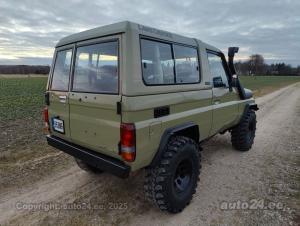Toyota Land Cruiser 1992 Tallina, ar dzinēja tilpumu 2.40 L un nobraukumu 149 tūkst. km par 18500 €, foto 6 vietnē AUTOMOTO.COM.LV