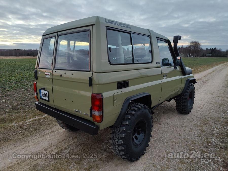 Toyota Land Cruiser 1992 Tallina, ar dzinēja tilpumu 2.40 L un nobraukumu 149 tūkst. km par 18500 €, foto 6 vietnē AUTOMOTO.COM.LV