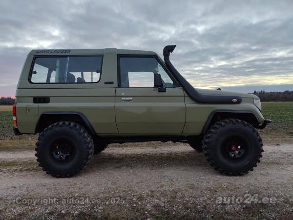 Toyota Land Cruiser 1992 Tallina, ar dzinēja tilpumu 2.40 L un nobraukumu 149 tūkst. km par 18500 €, foto 7 vietnē AUTOMOTO.COM.LV
