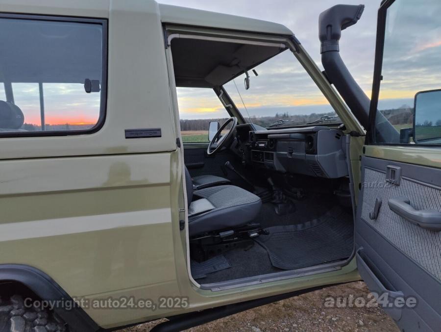 Toyota Land Cruiser 1992 Tallina, ar dzinēja tilpumu 2.40 L un nobraukumu 149 tūkst. km par 18500 €, foto 18 vietnē AUTOMOTO.COM.LV
