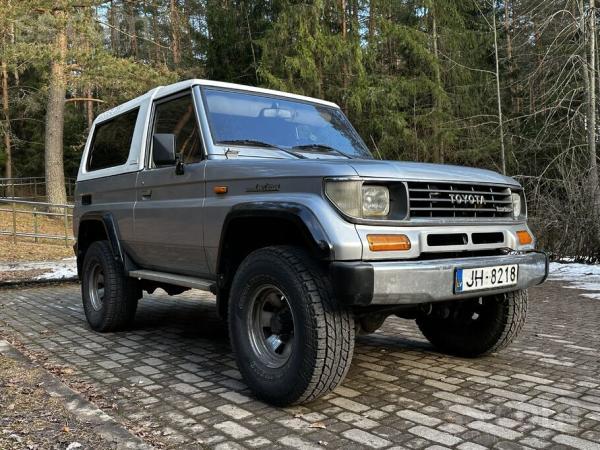 Тойота Ленд Крузер 1992 в Резекне, объемом двигателя 2.50 л и пробегом 380 тыс. км за 15000 €, фото 1 на AUTOMOTO.COM.LV